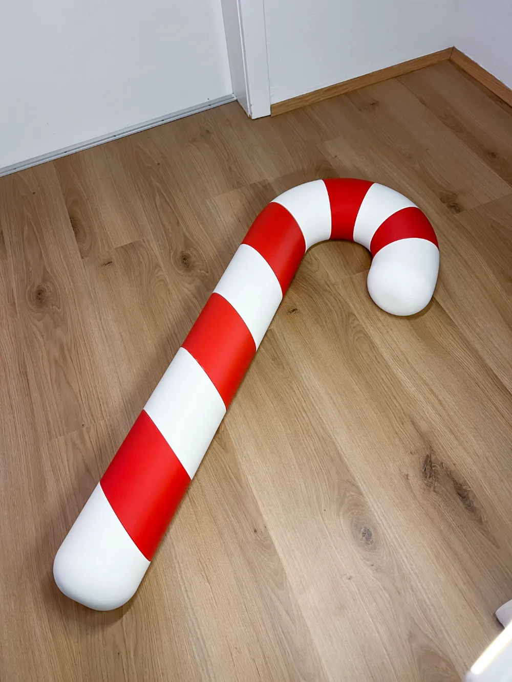 Giant Candy Cane (No AMS) - Free 3D Print Model - MakerWorld