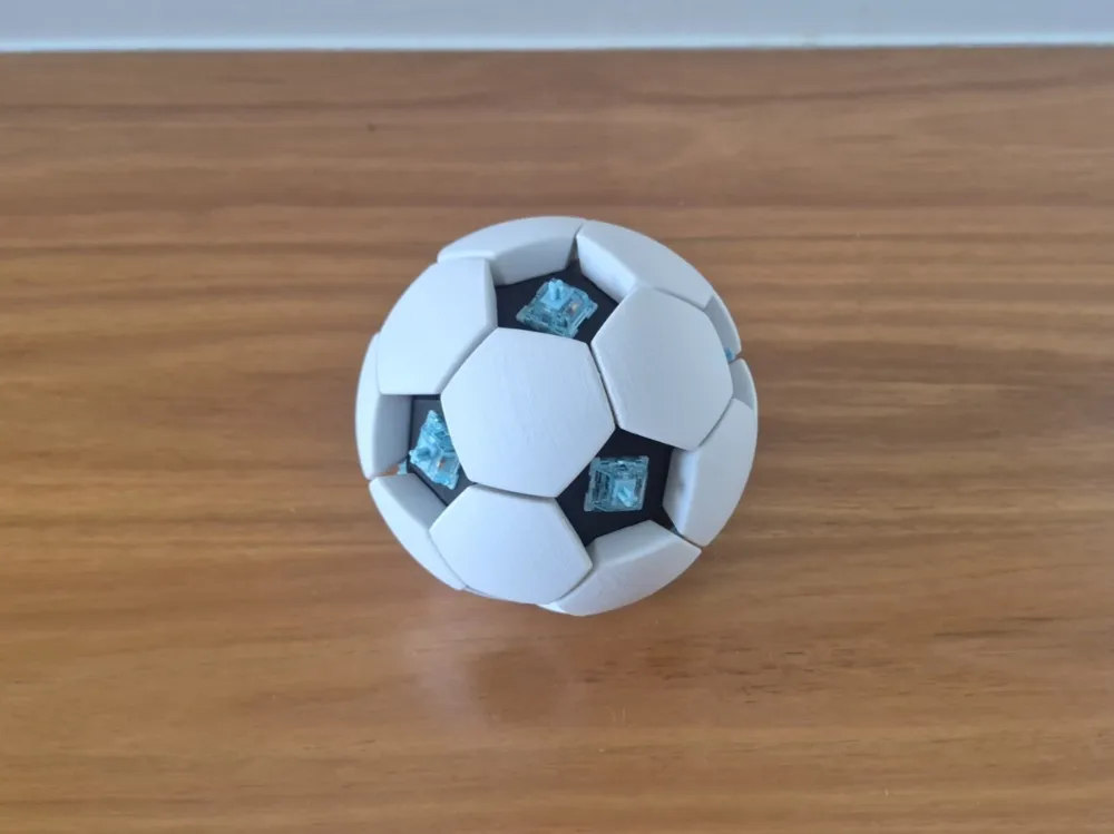 Soccer Ball/Football Fidget Clicker - Free 3D Print Model - MakerWorld