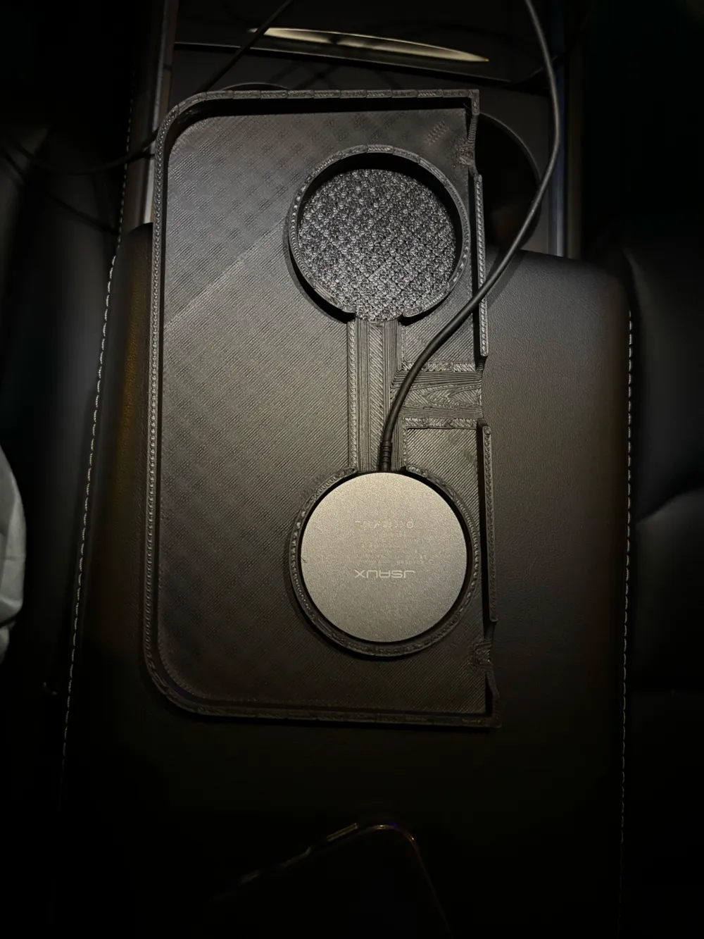 MagSafe Charging Pad for Tesla Model 3 & Y (2021+) by little phoque ...