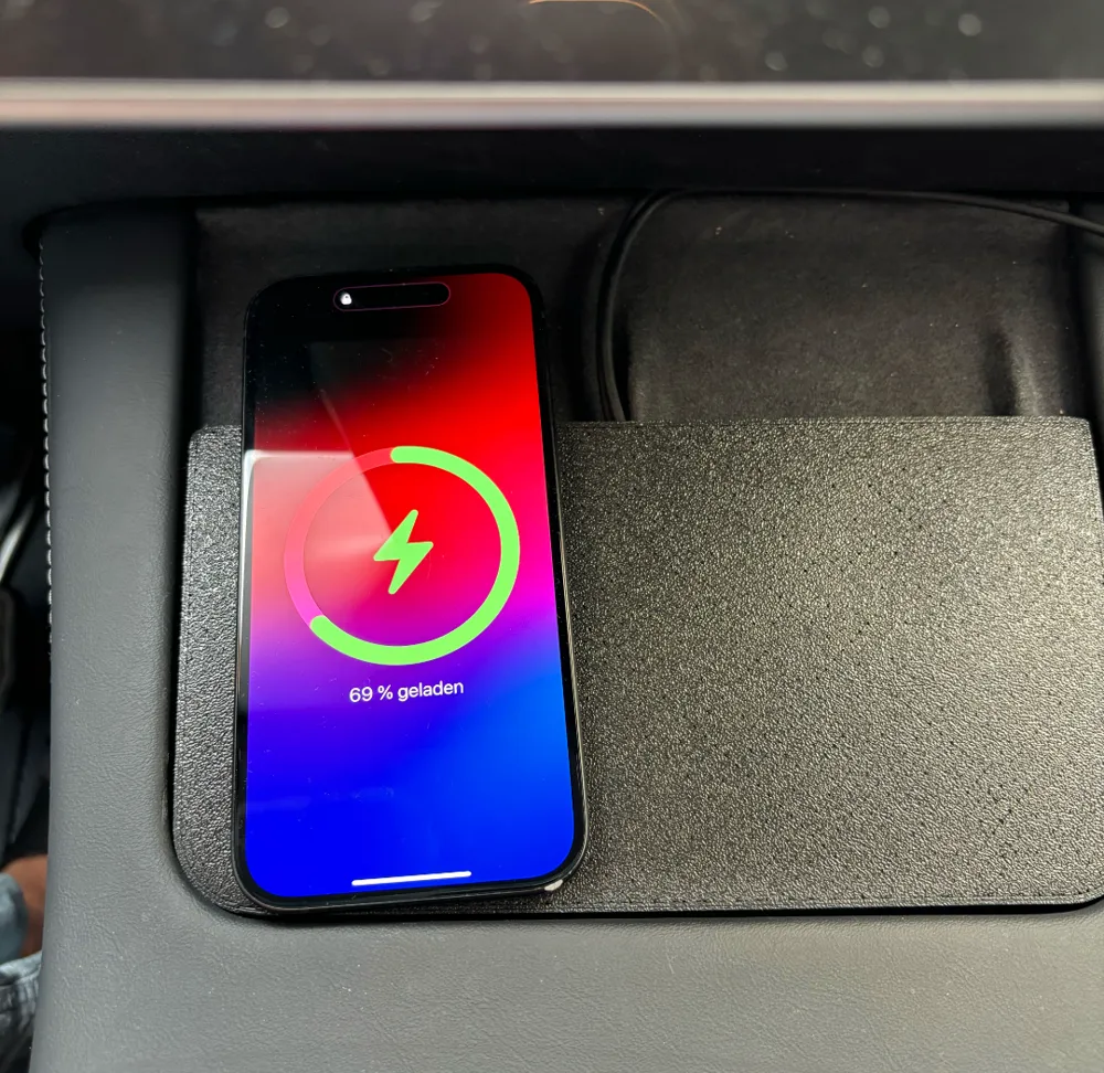 MagSafe Charging Pad for Tesla Model 3 & Y (2021+) by little phoque ...