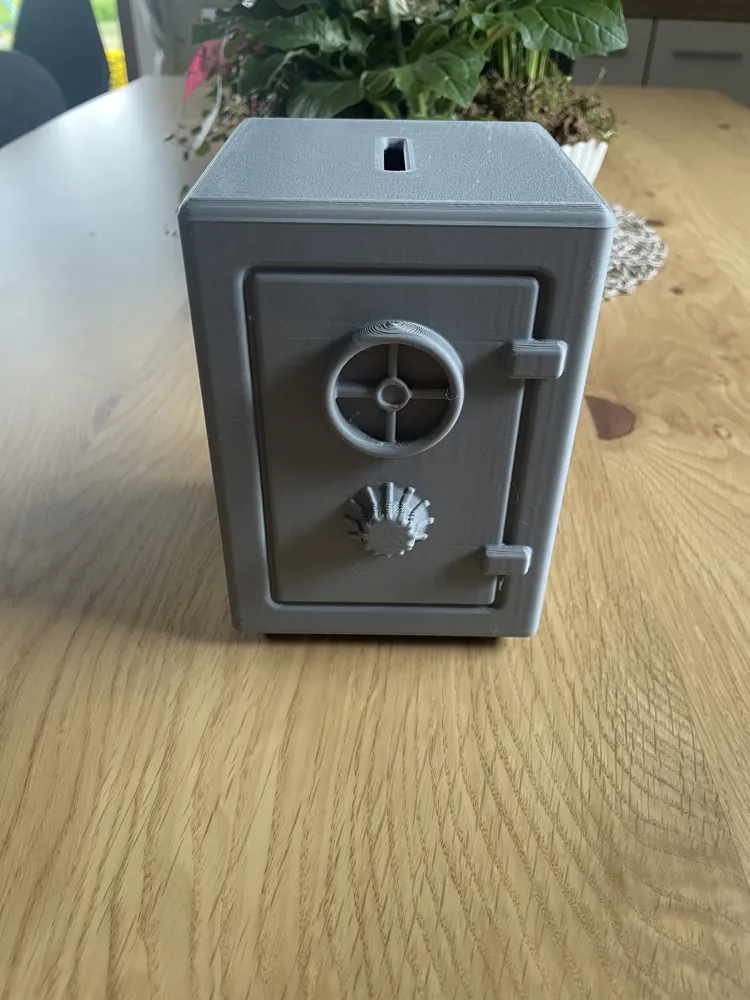 Safe Piggy Bank by DarkLord MakerWorld: Download Free 3D Models