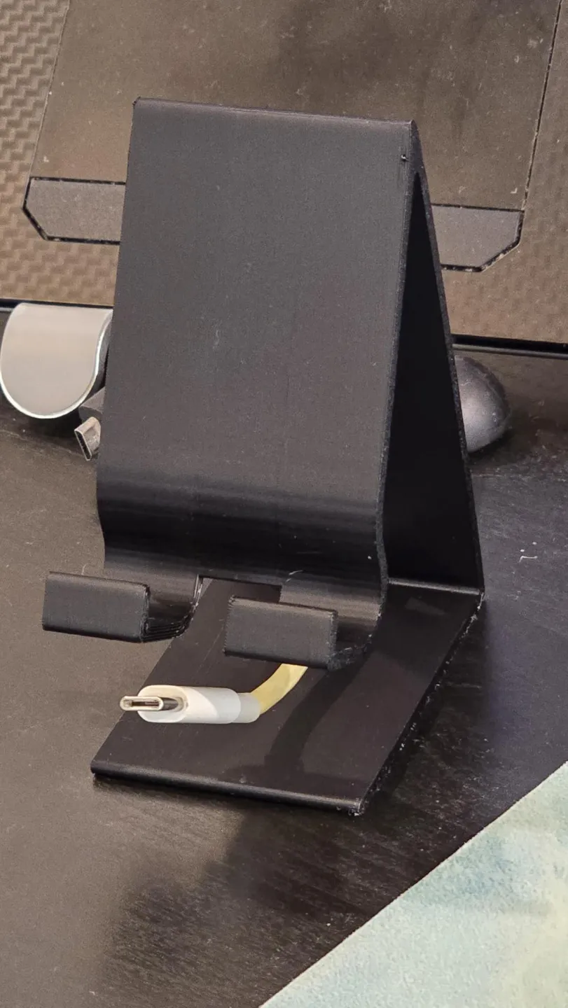 Simple Phone Stand by ThomasLKT - MakerWorld
