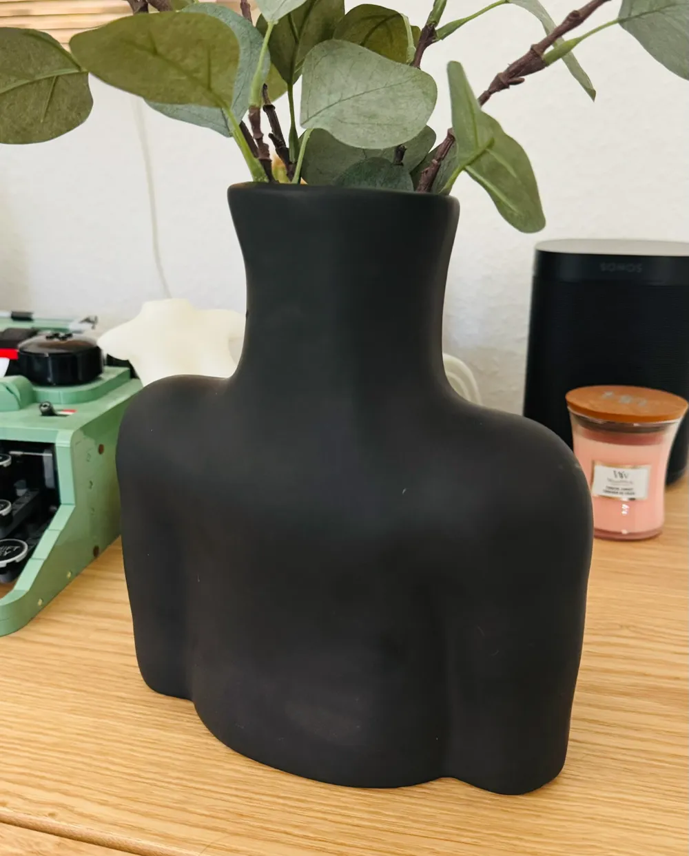Female body vase by IamViewty - MakerWorld