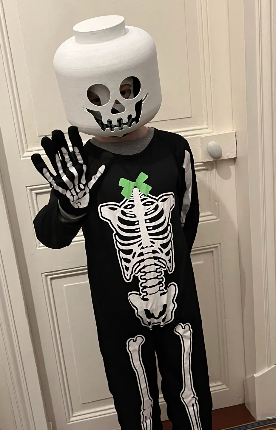 Lego skeleton halloween cosplay helmet costume by LeForry - MakerWorld