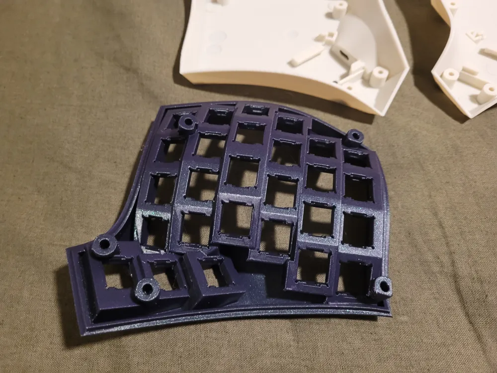 Dactyl Cygnus ergonomic keyboard 4x6 by juhakaup - Free 3D Print Model ...