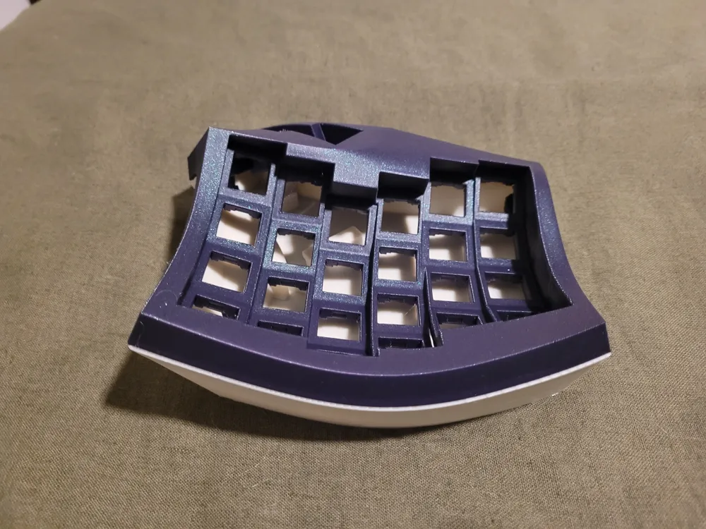 Dactyl Cygnus ergonomic keyboard 4x6 by juhakaup - Free 3D Print Model ...