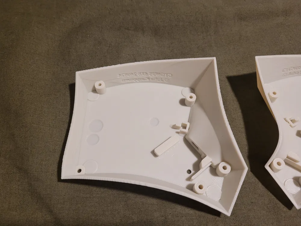 Dactyl Cygnus ergonomic keyboard 4x6 by juhakaup - Free 3D Print Model ...