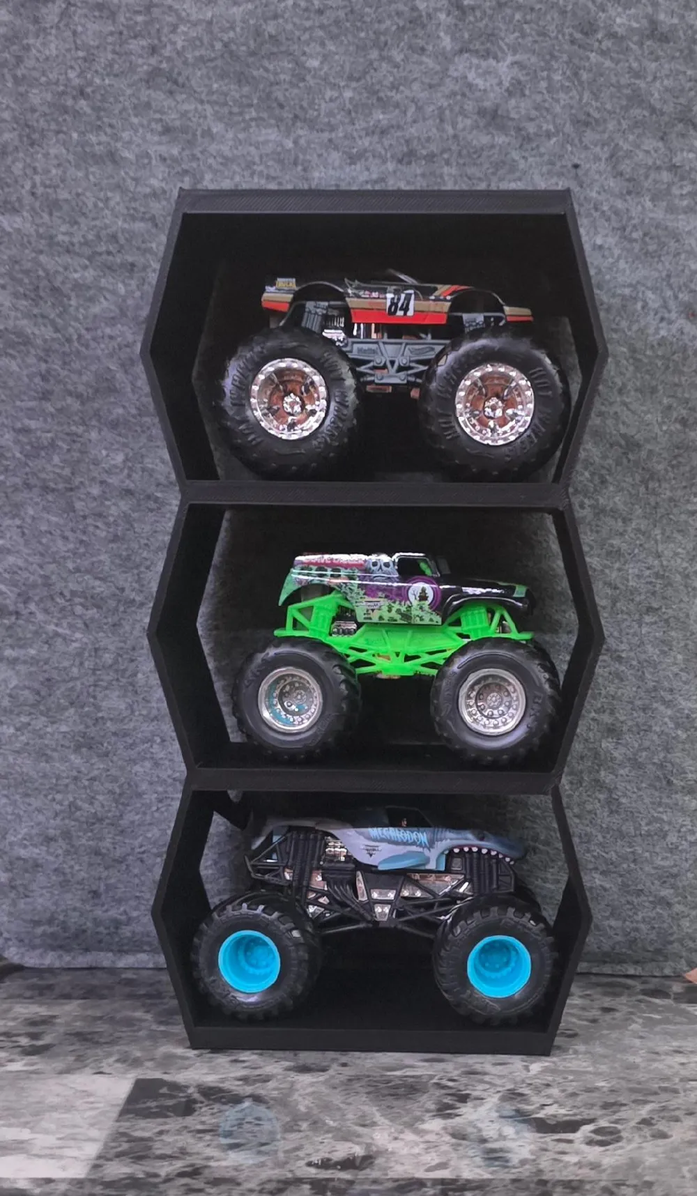 Modular monster truck wall display - Free 3D Print Model - MakerWorld