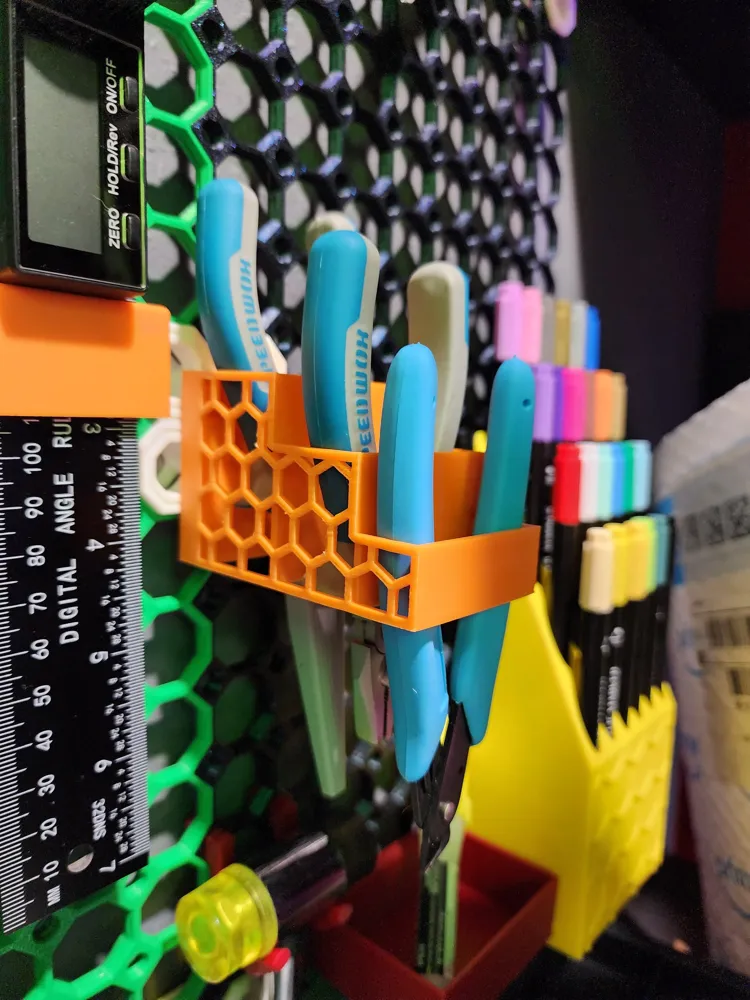 Multiboard Multiconnect Plier Rack - Free 3D Print Model - MakerWorld
