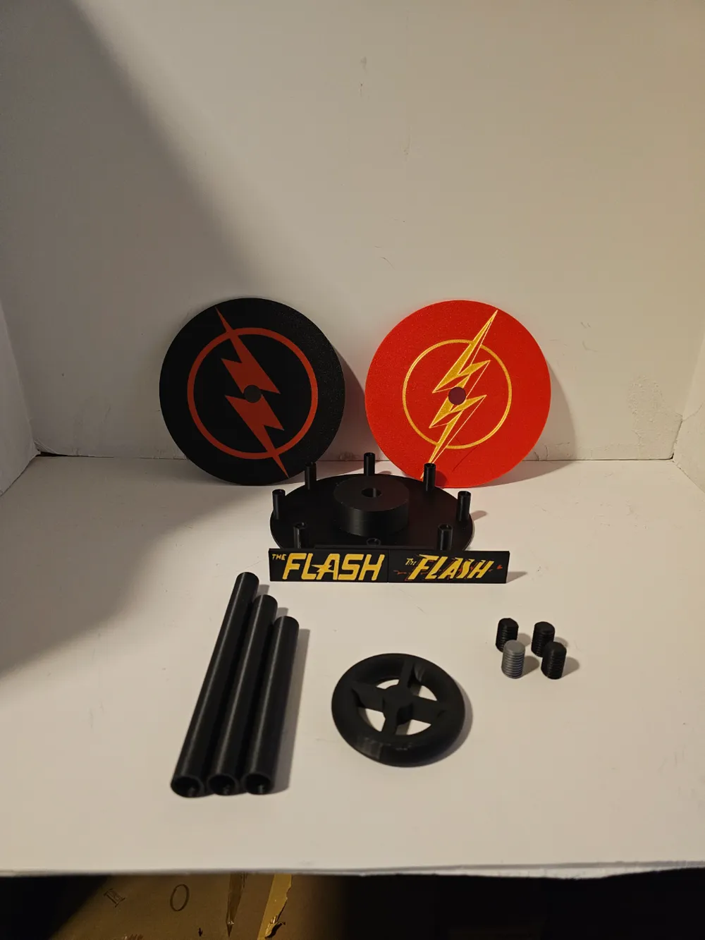 Flash/Reverse Flash Helmet Stand w/changeable face by bbush362 - MakerWorld