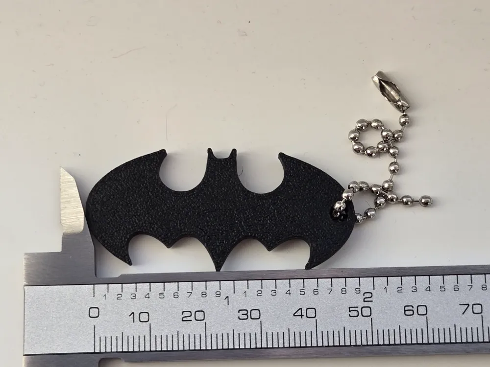 Batman keychain by Golden 3D - MakerWorld