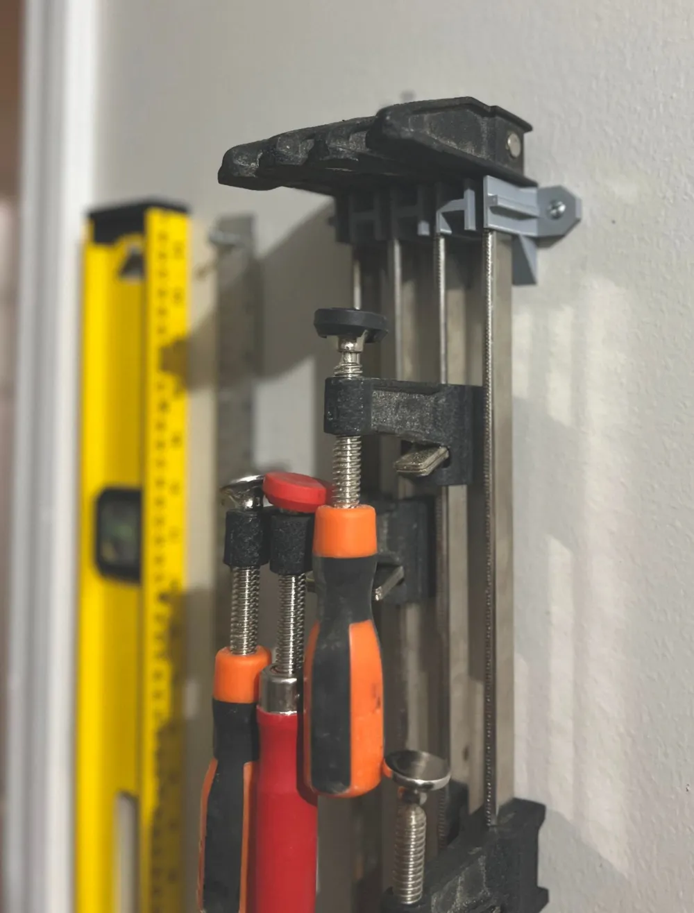 Bessy Clutch Style Clamp - Wall Mount by Kevvv-3D - MakerWorld