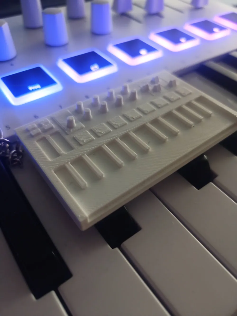 Midi controller keychain - Free 3D Print Model - MakerWorld