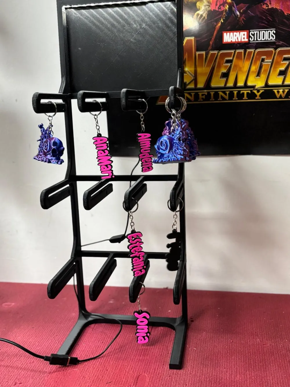 Reinforced anti-theft keychain stand - Free 3D Print Model - MakerWorld