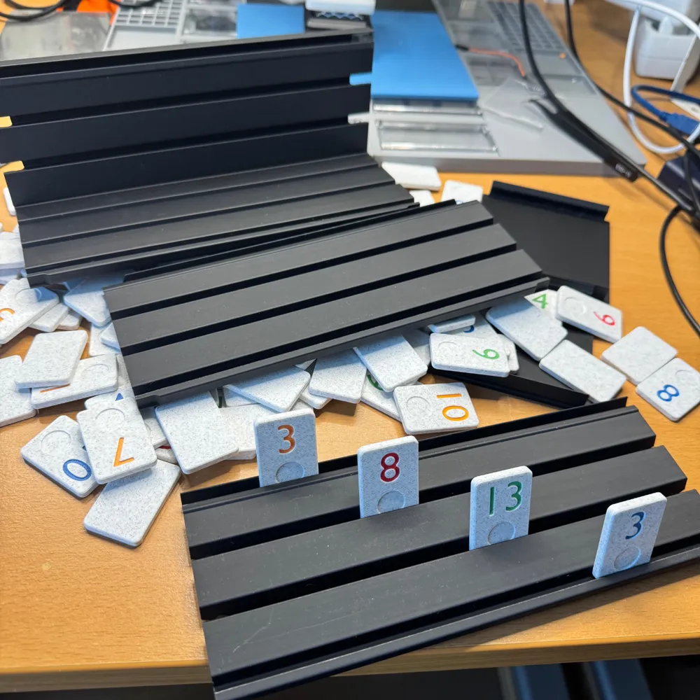 Multifunctional RummiKub Stand (assembles to Box!) - Free 3D Print ...