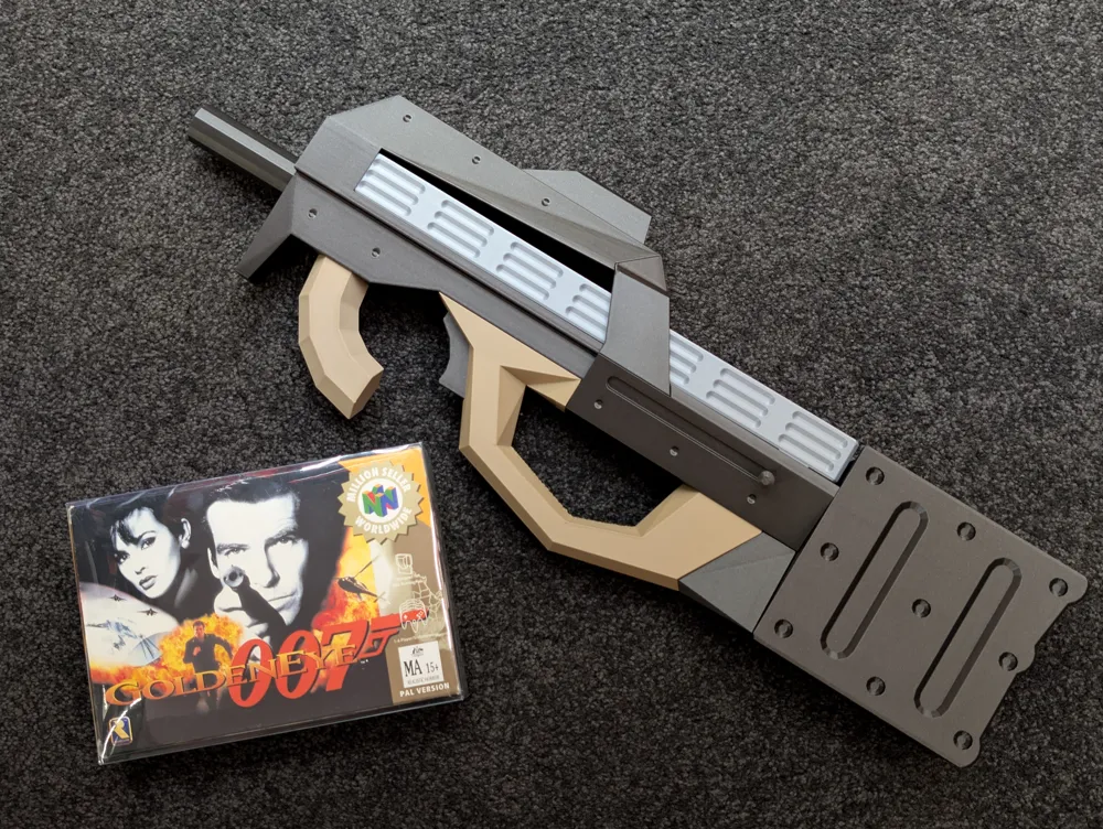 黄金眼007 64 - RC-P90武器道具复制品 来自 Arniel86 MakerWorld：免费下载 3D 模型
