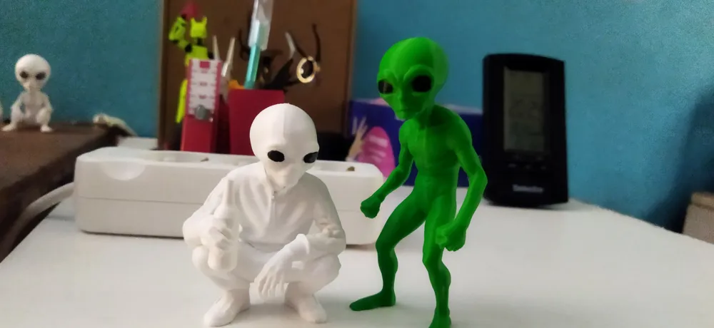 Alien Grumpy Standing Ground by MiguelJasus MakerWorld: Download Free ...