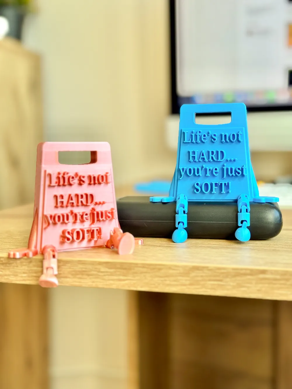 Funny Articulated Sign Buddy - Free 3D Print Model - MakerWorld