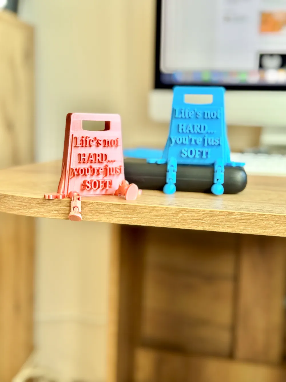 Funny Articulated Sign Buddy - Free 3D Print Model - MakerWorld