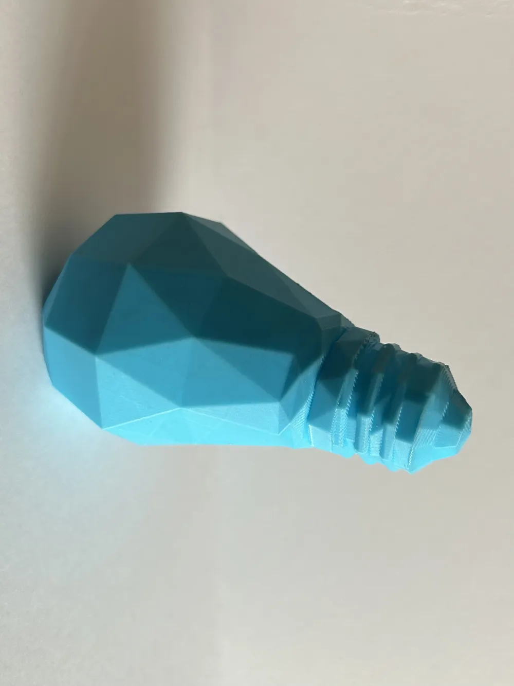 Low-Poly Light Bulb by MaroDavide - MakerWorld