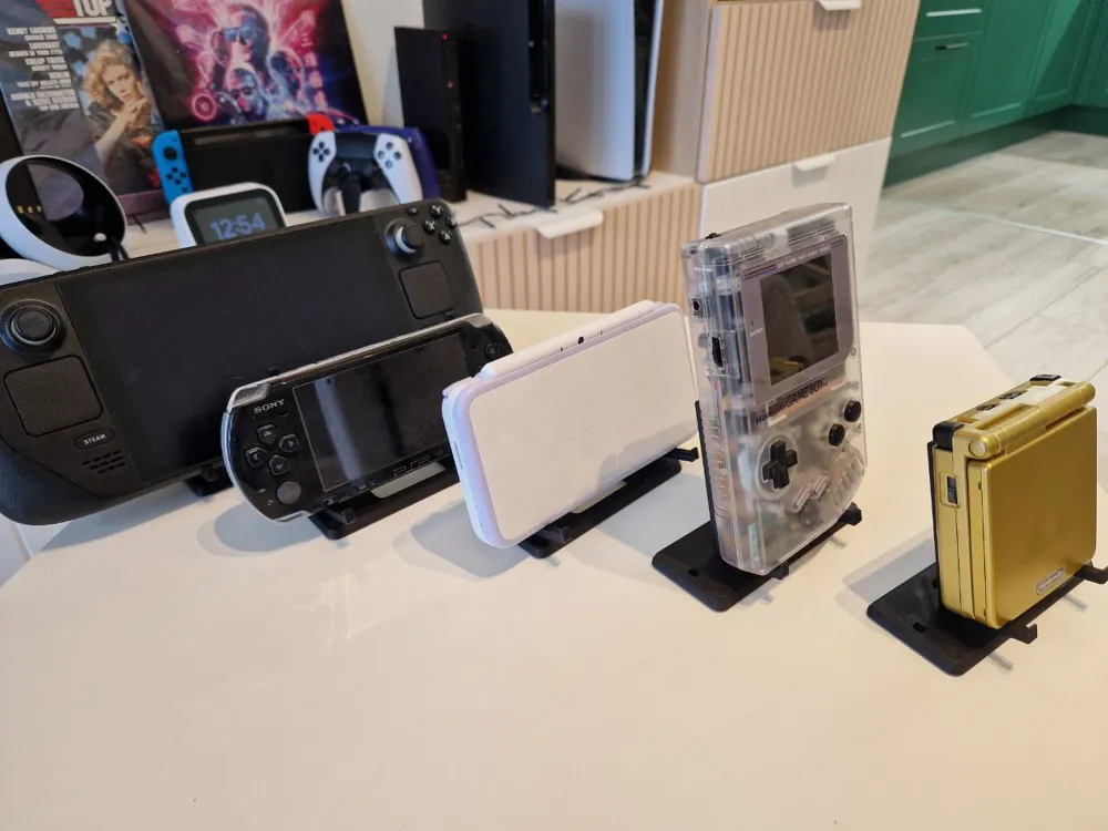 Console stand PSP, Vita, 3DS, GB, Switch, SteamDec by Hodzinets - MakerWorld