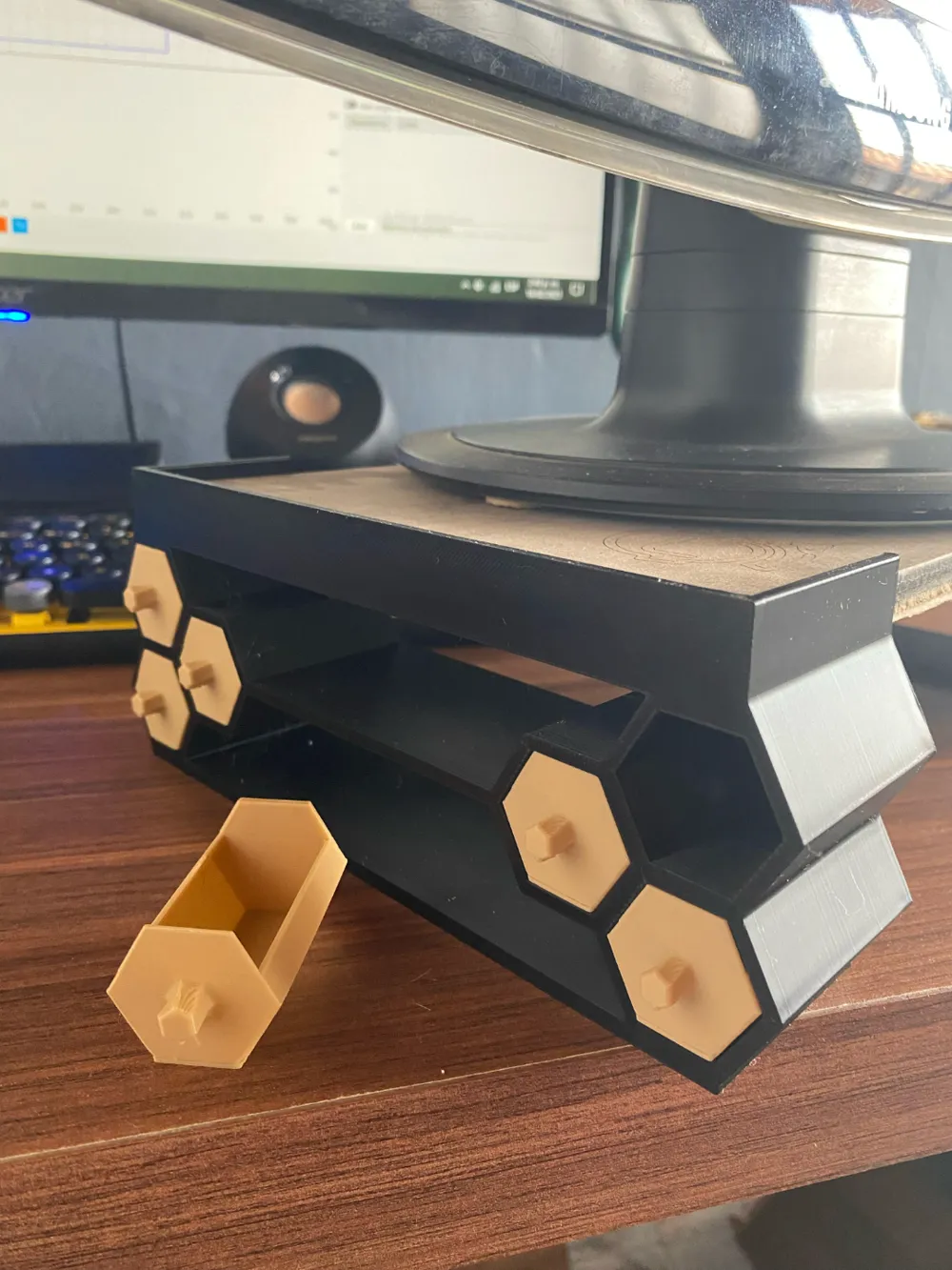 Monitor risers with drawers by Marlon Delgado - MakerWorld