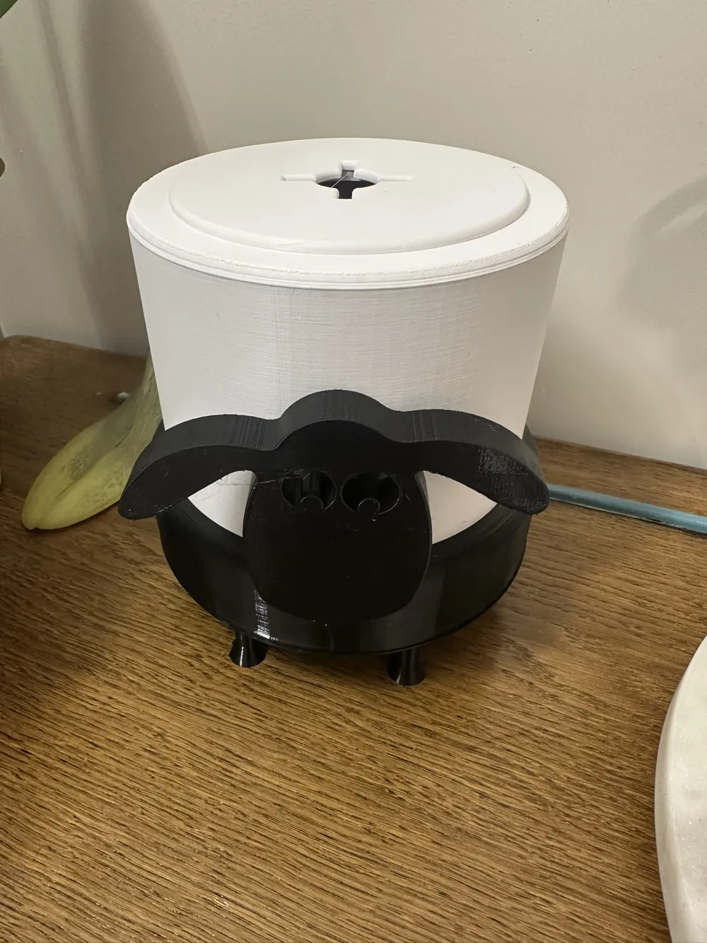 Sheep (Shaun) tissue box / tissue dispenser. - 免费 3D 打印模型 - MakerWorld