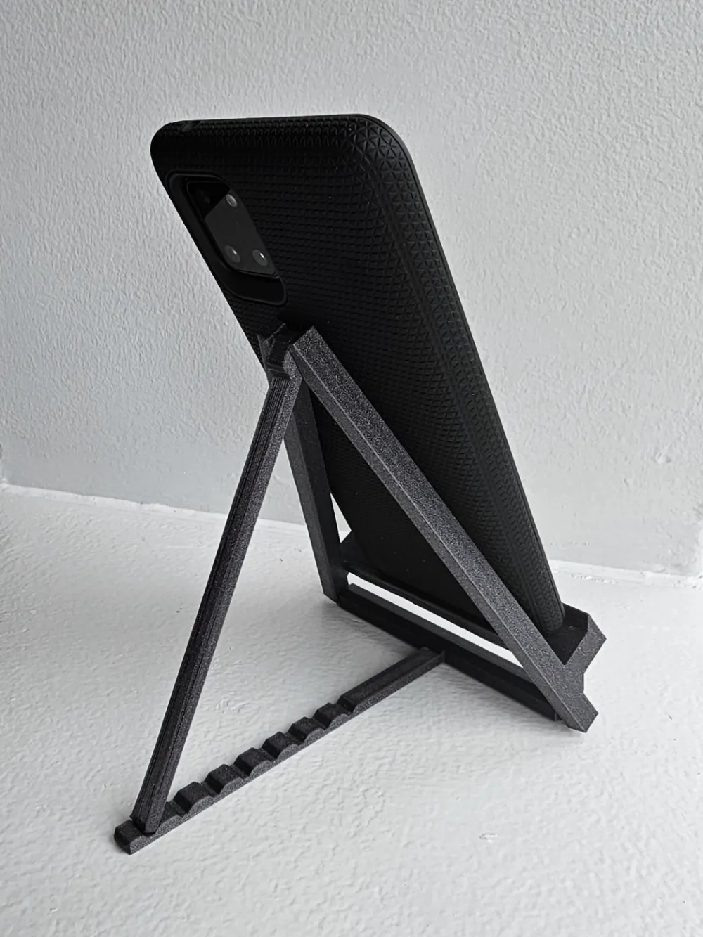 Adjustable foldable easel phone and tablet stand - Free 3D Print Model ...