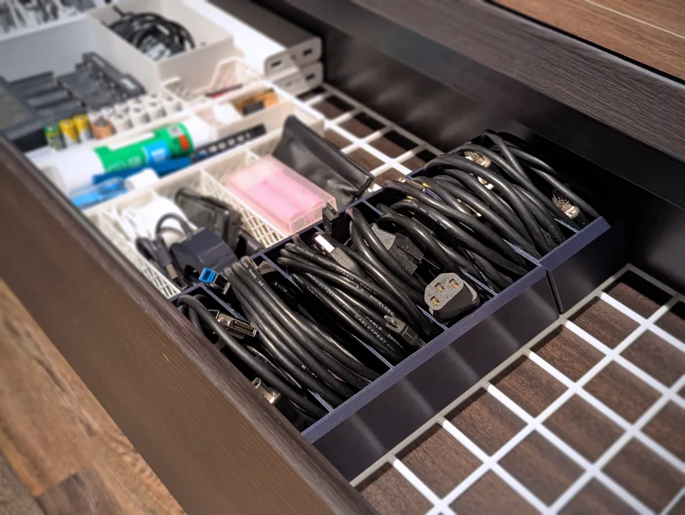 Gridfinity Organizer For Large Cables (Tilted) by Dead Pixel - MakerWorld