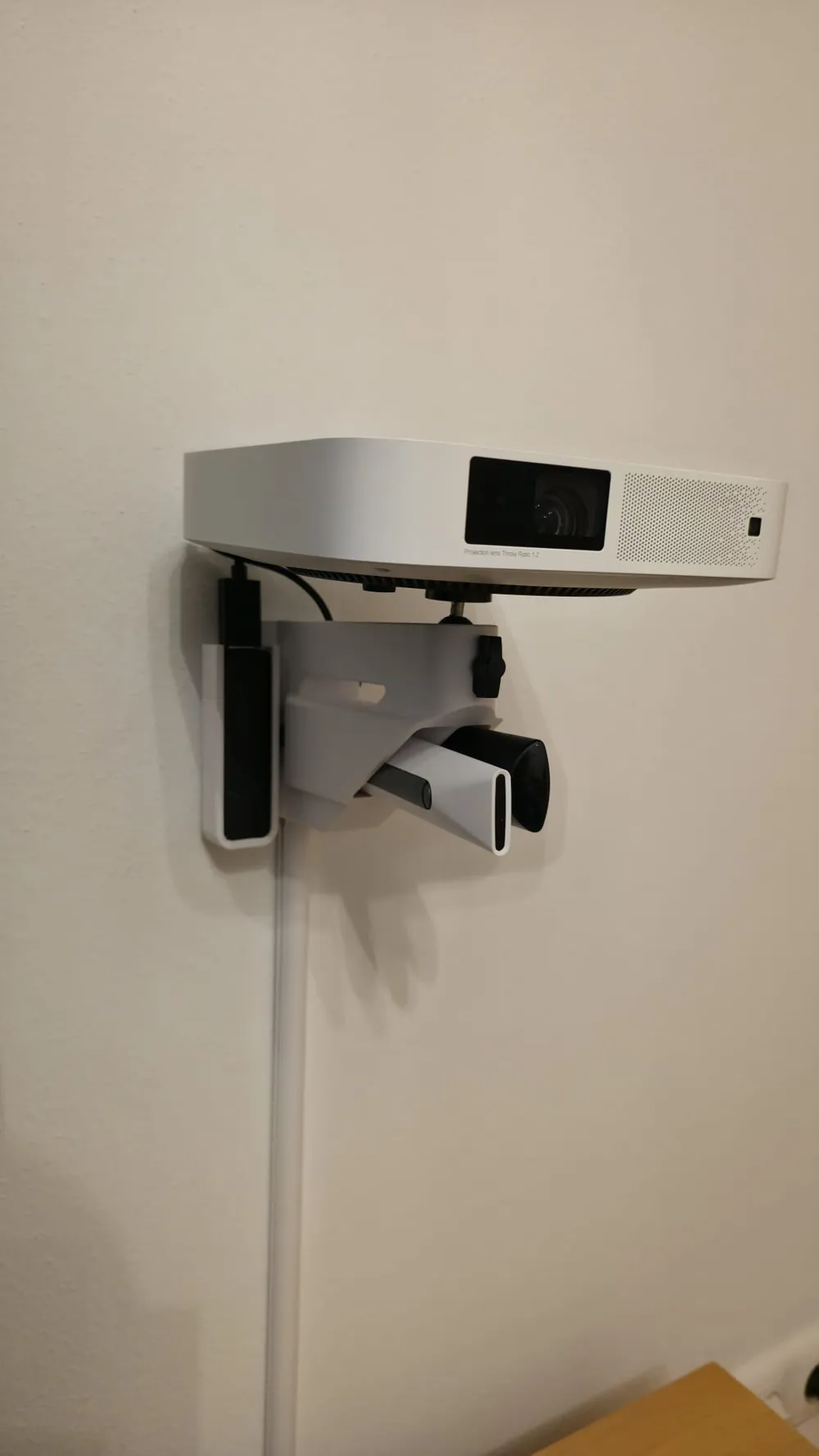 Beamer/ Projector Wallmount - Free 3D Print Model - MakerWorld