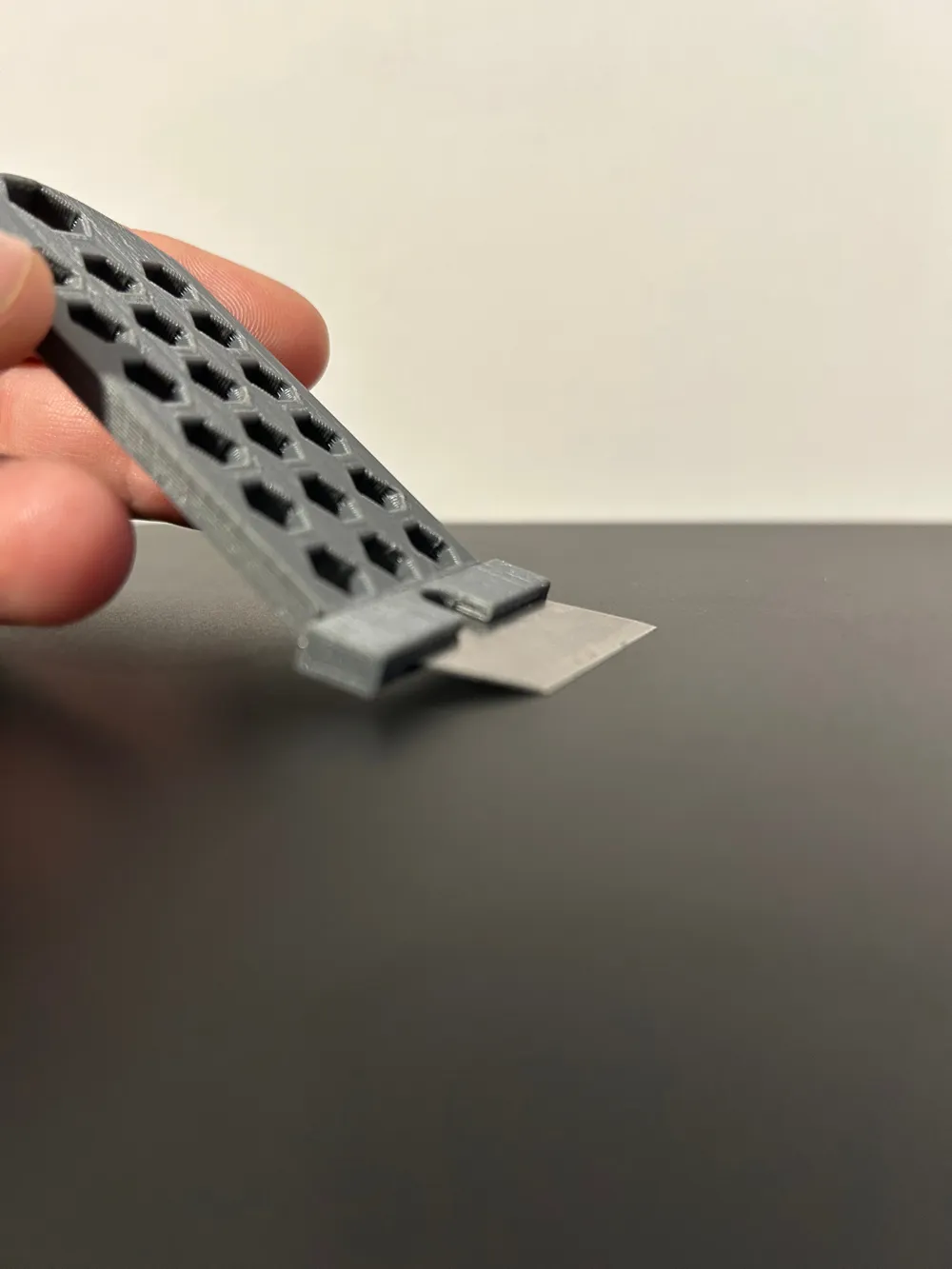 Print bed scraper - cutter blade by Dano98 MakerWorld: Download Free 3D ...