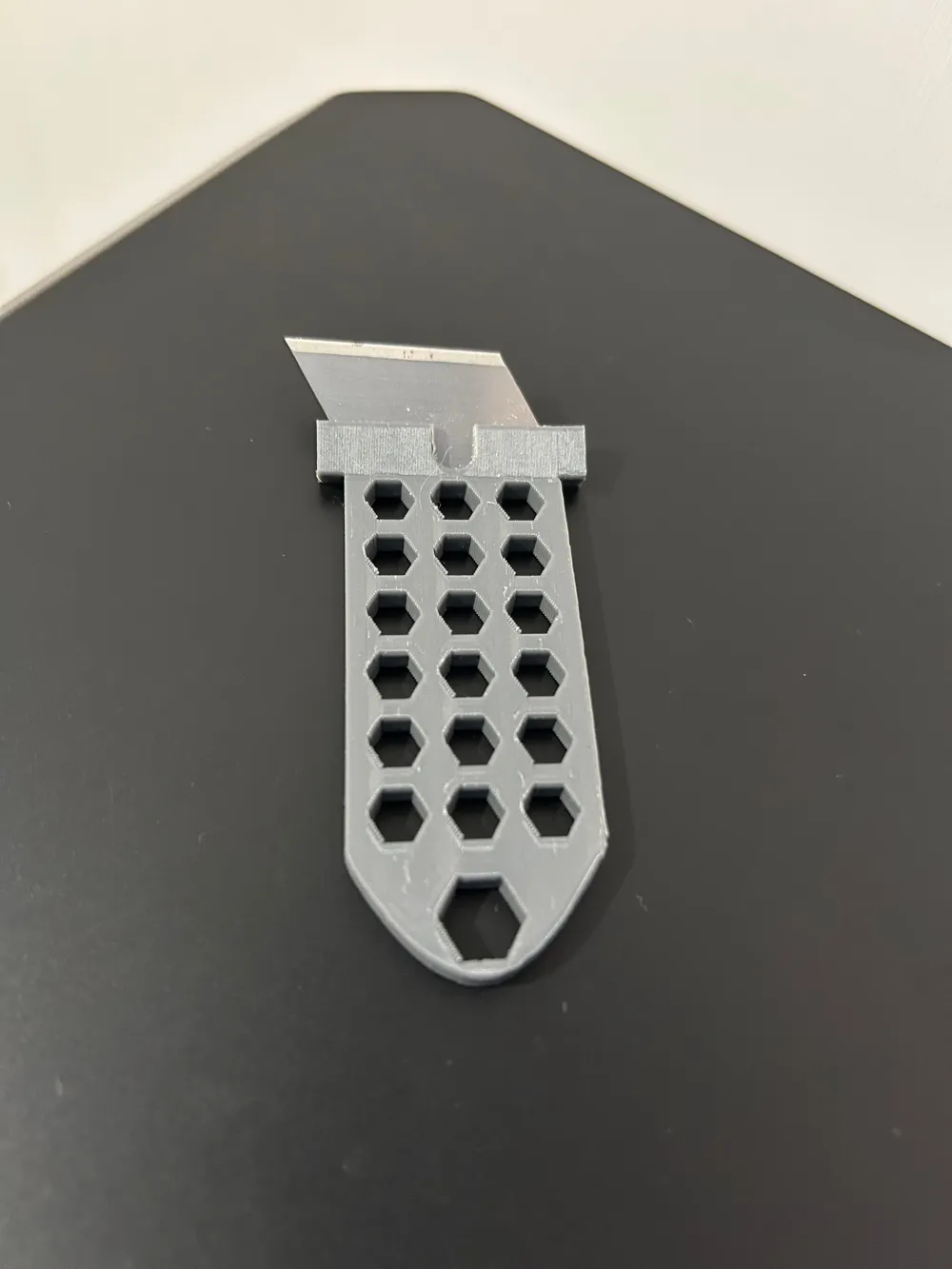 Print bed scraper - cutter blade by Dano98 MakerWorld: Download Free 3D ...