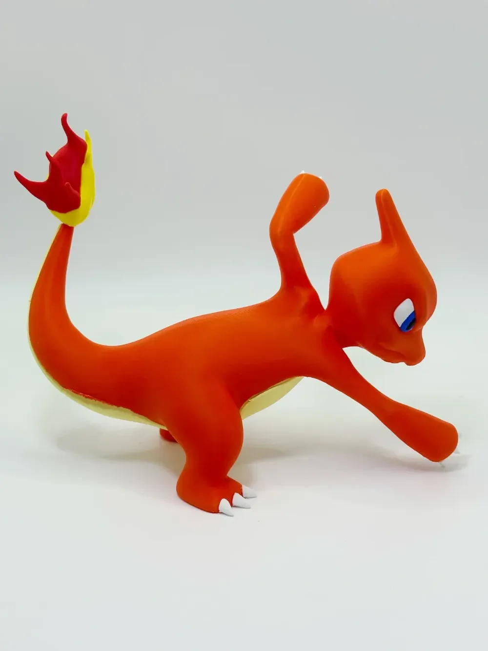 Charmeleon Pokémon 005 Charmeleon No AMS attack pose splitting - Free ...