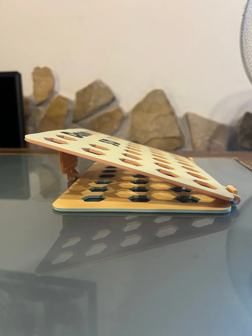 iPad/Tablet drawing stand - Free 3D Print Model - MakerWorld