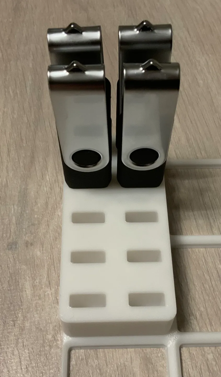 Gridfinity USB-Stick holder 2x1 by butscha - MakerWorld