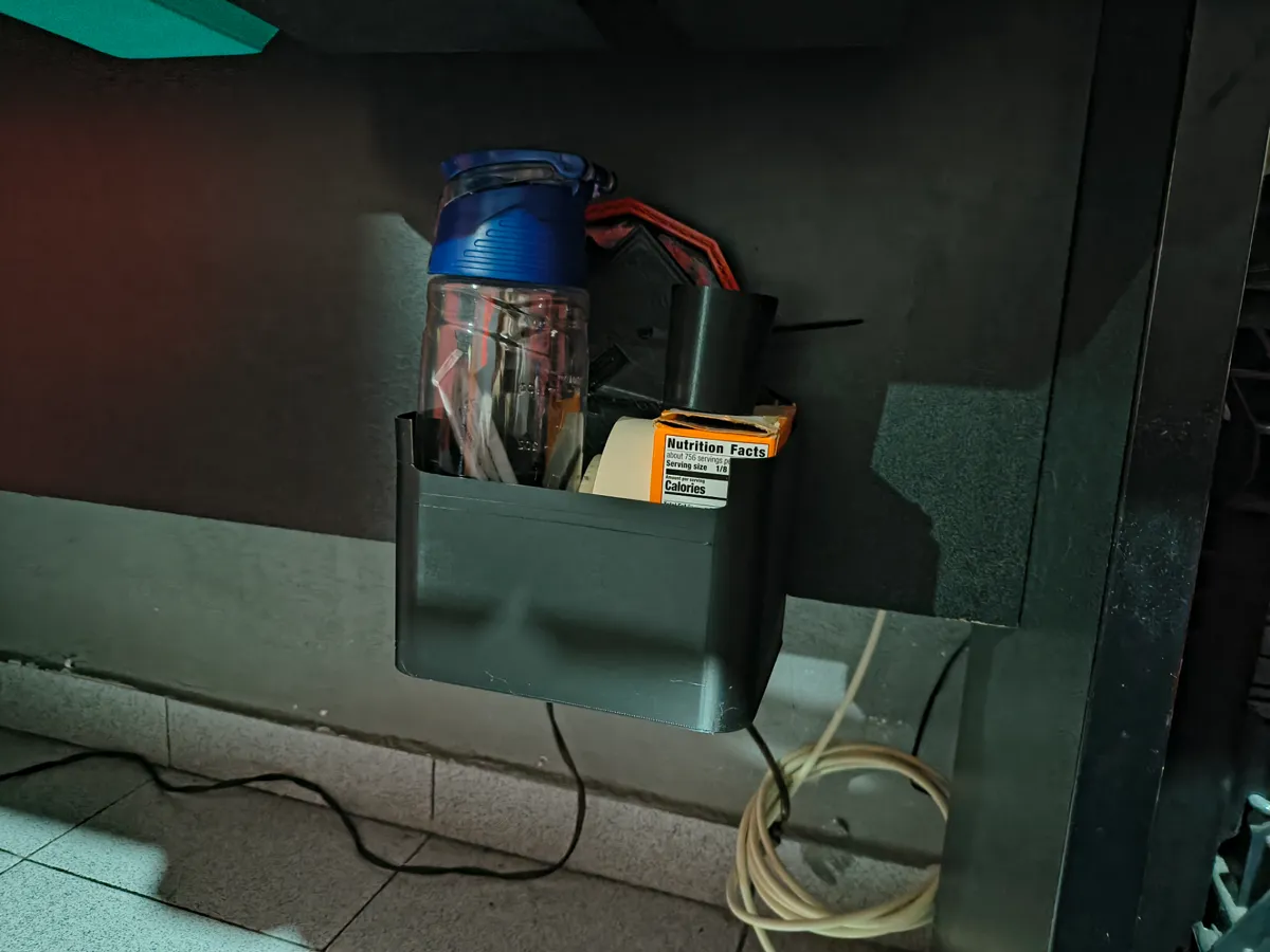 Untertisch-Behälter von Luis Sustaita MakerWorld: Kostenlose 3D-Modelle herunterladen