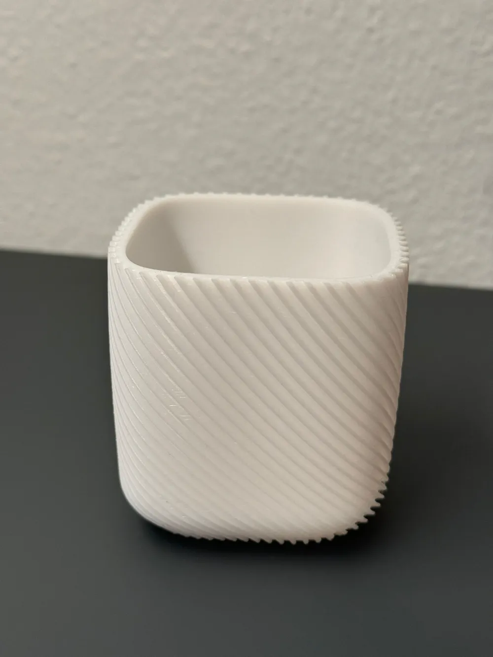 Plant Pot Rib rounded cube by HpInvent - MakerWorld