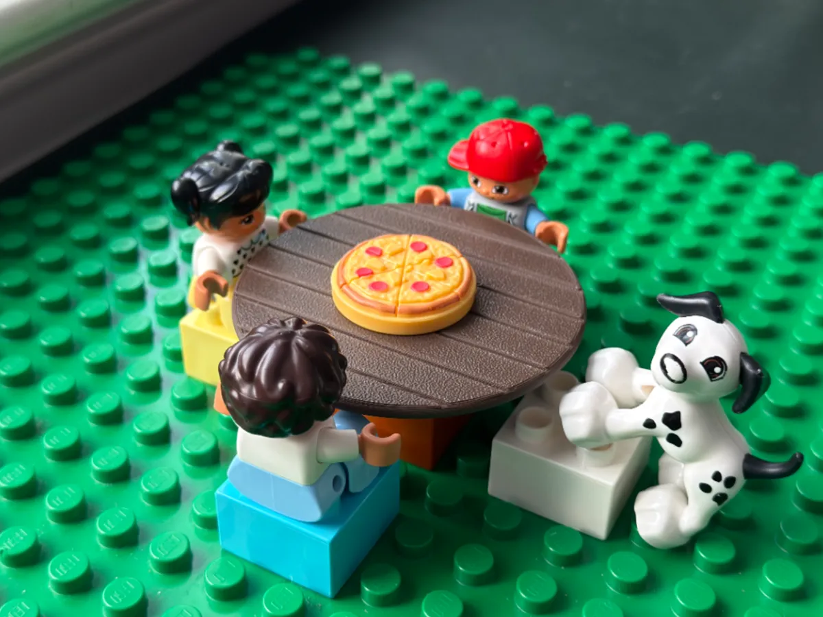 Duplo Picnic Table Round - Free 3D Print Model - MakerWorld