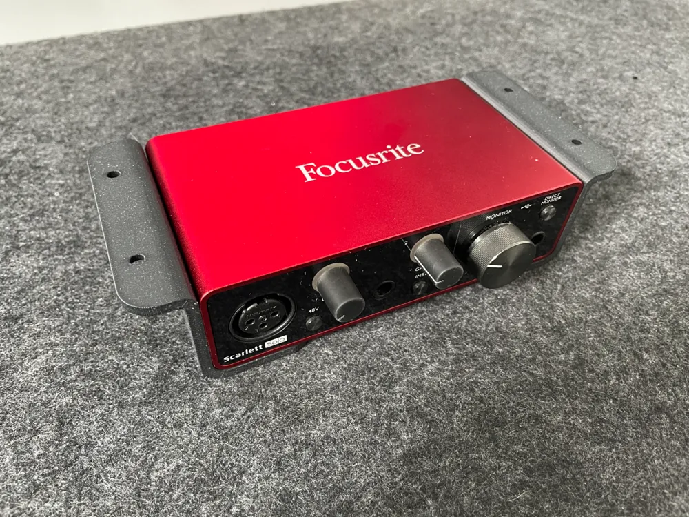 Focusrite Scarlett Solo 3rd Gen Under Desk Bracket by billyamann - MakerWorld