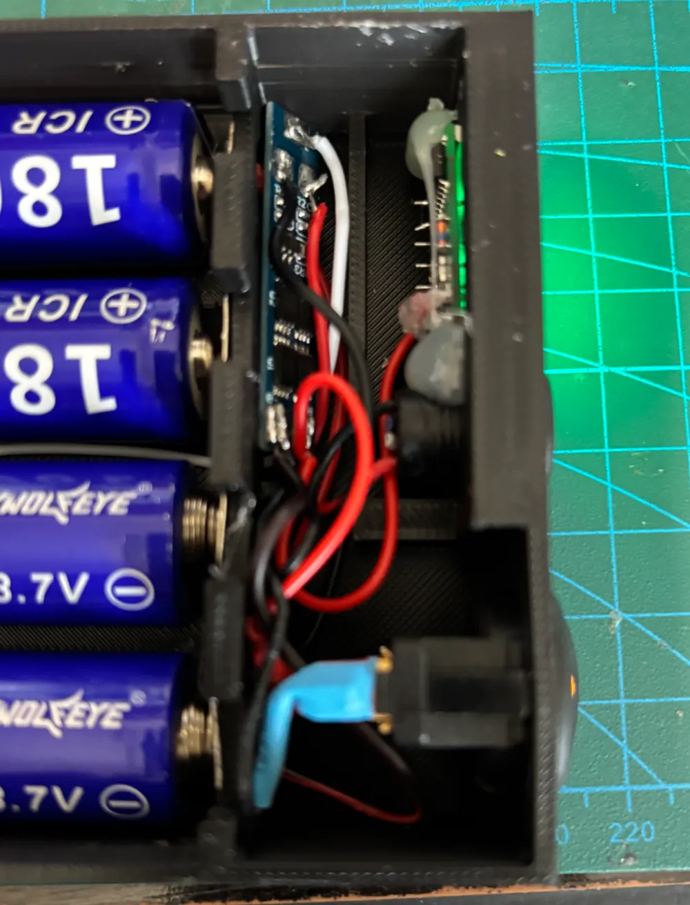 New 18650 2S 2P battery pack with BMS and Display - Free 3D Print Model ...