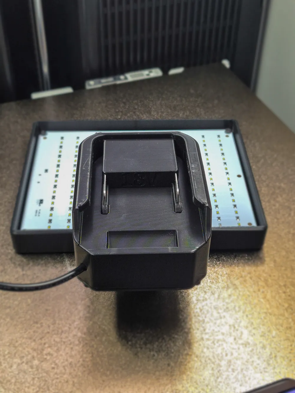 18V Construction lamp for a turquoise-tool brand - Free 3D Print Model ...