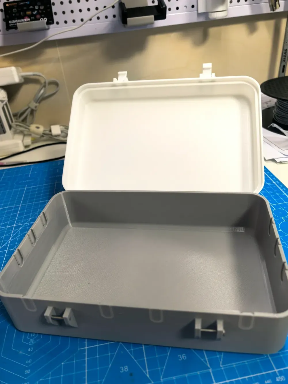 Waterproof Power Strip Box by 悠由 - MakerWorld