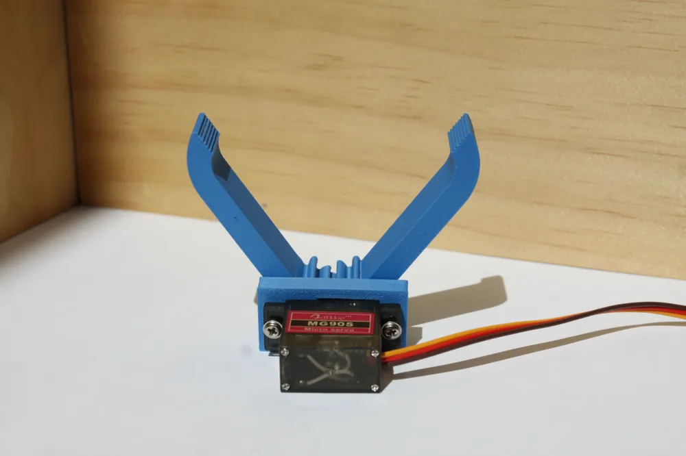 Claw for MG90S Micro Servo (Thick Claws) - Free 3D Print Model - MakerWorld