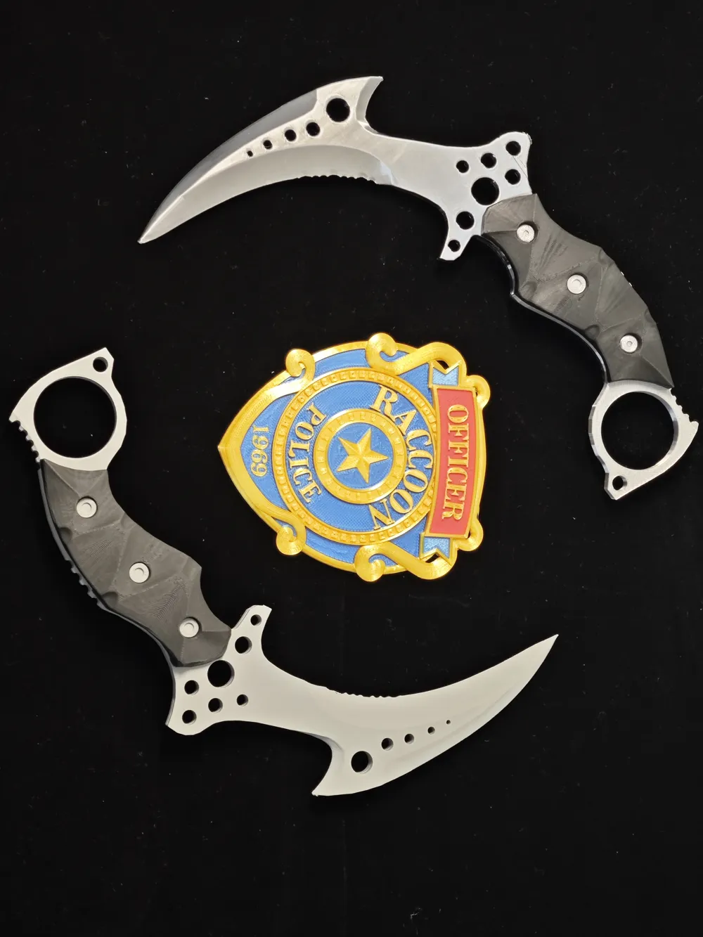 Resident Evil - Chris Claw Knife - Free 3D Print Model - MakerWorld