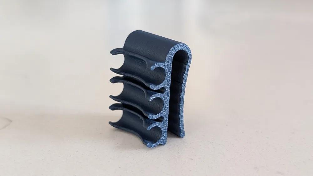 Golf Tee Cap Clip - w/ teeth for grip - Free 3D Print Model - MakerWorld