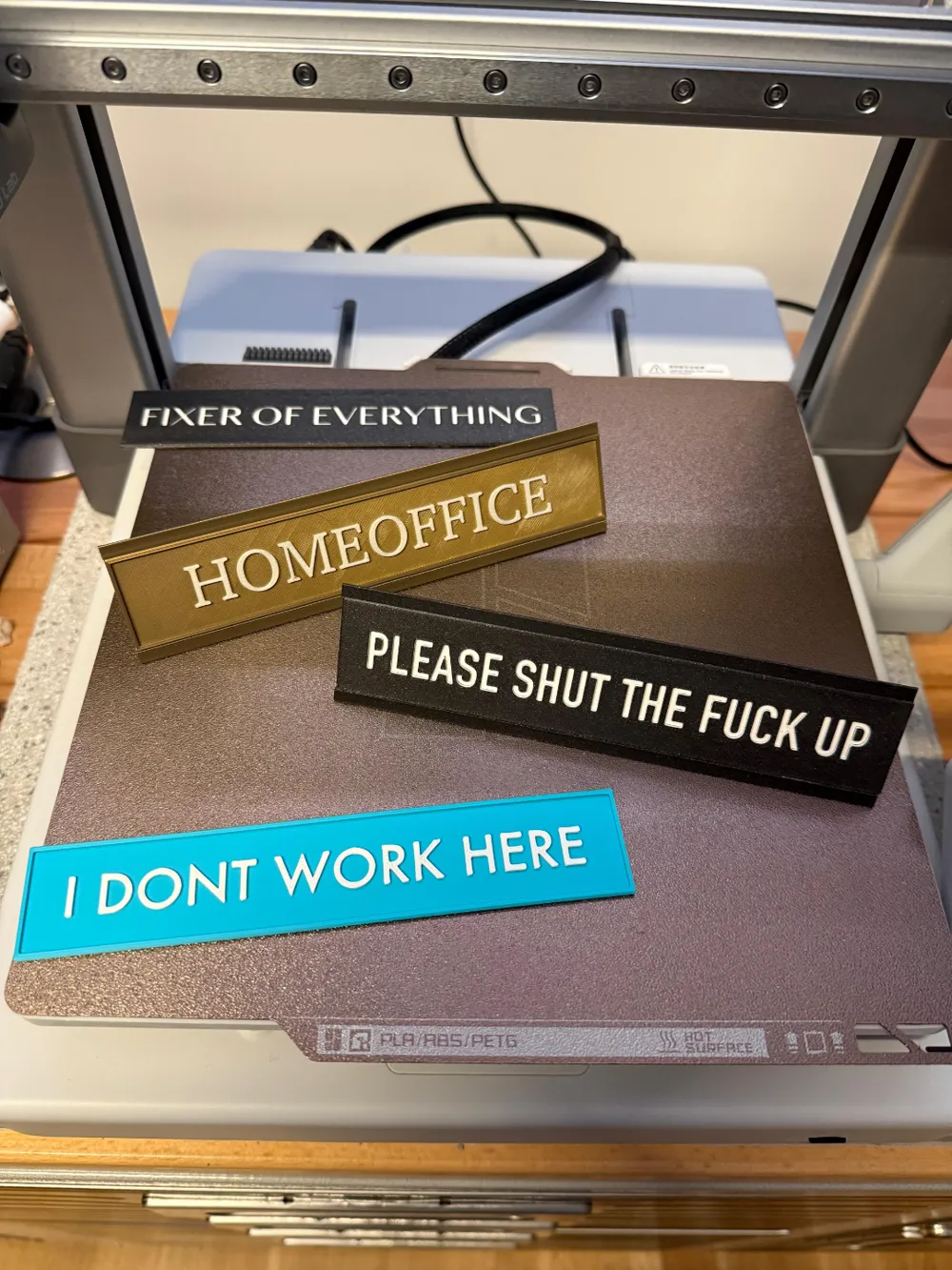 Ultimate Desk Sign|Interchangeable & Customisable - Free 3D Print Model ...