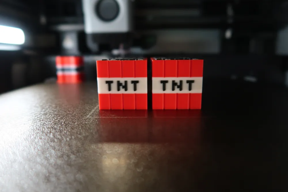 Minecraft TNT Keychain 30x30 – 4 Colors by Piotrek MakerWorld: Download ...