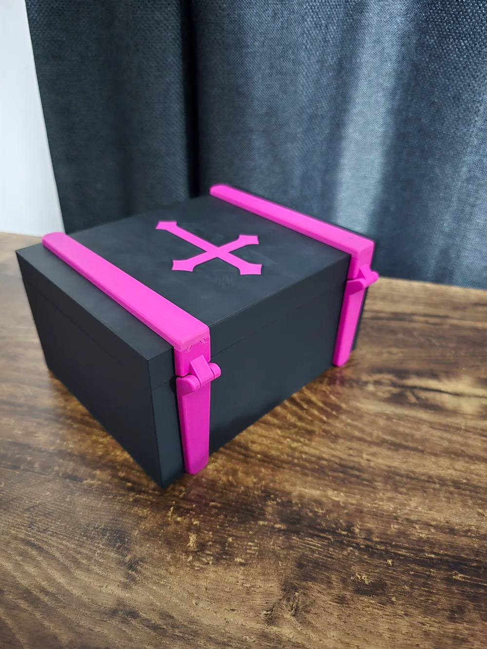 Cross Box (No Supports) - Free 3D Print Model - MakerWorld