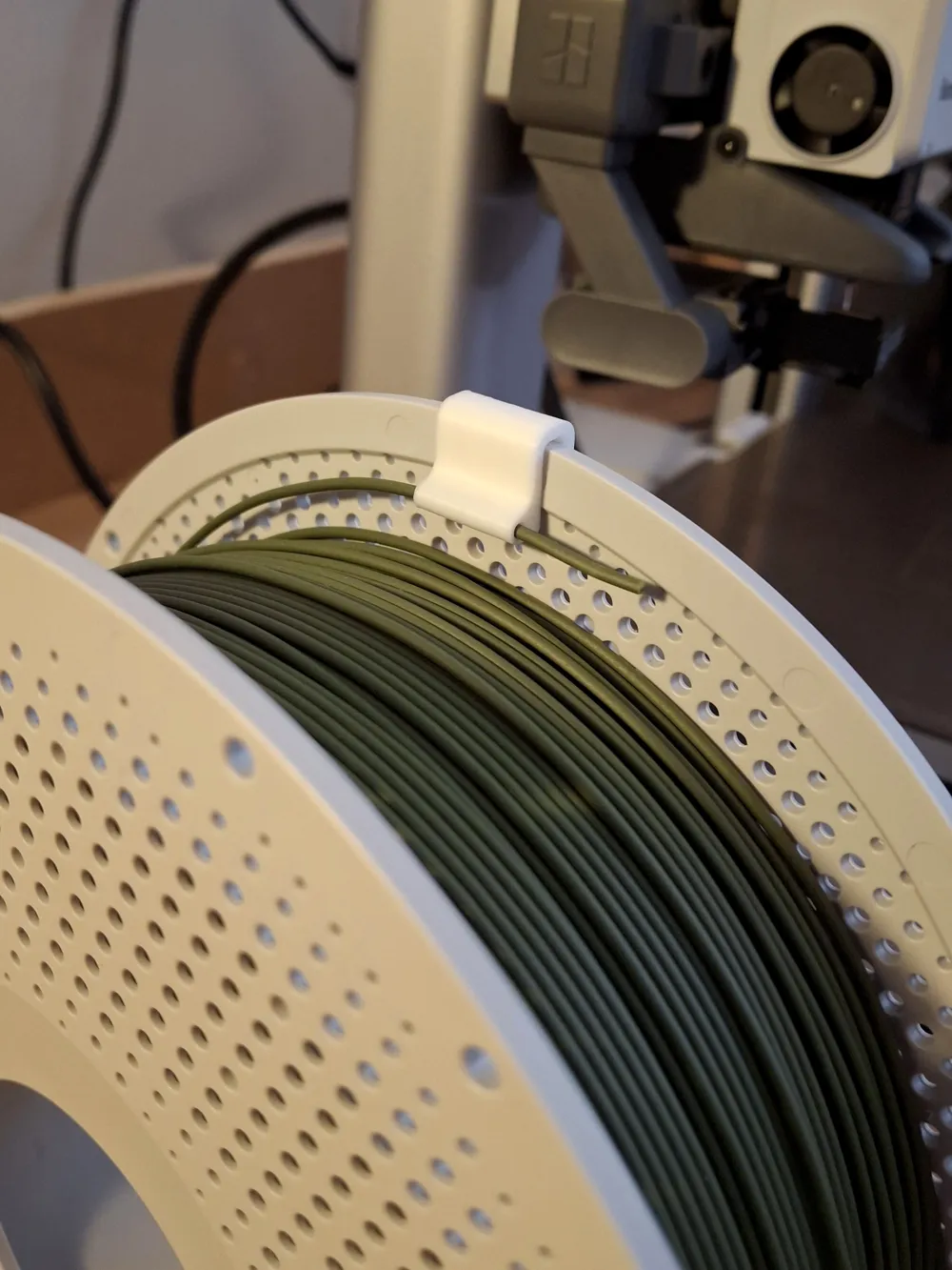 Filament spool clip - Filament holder by Tobias11 MakerWorld: Download ...