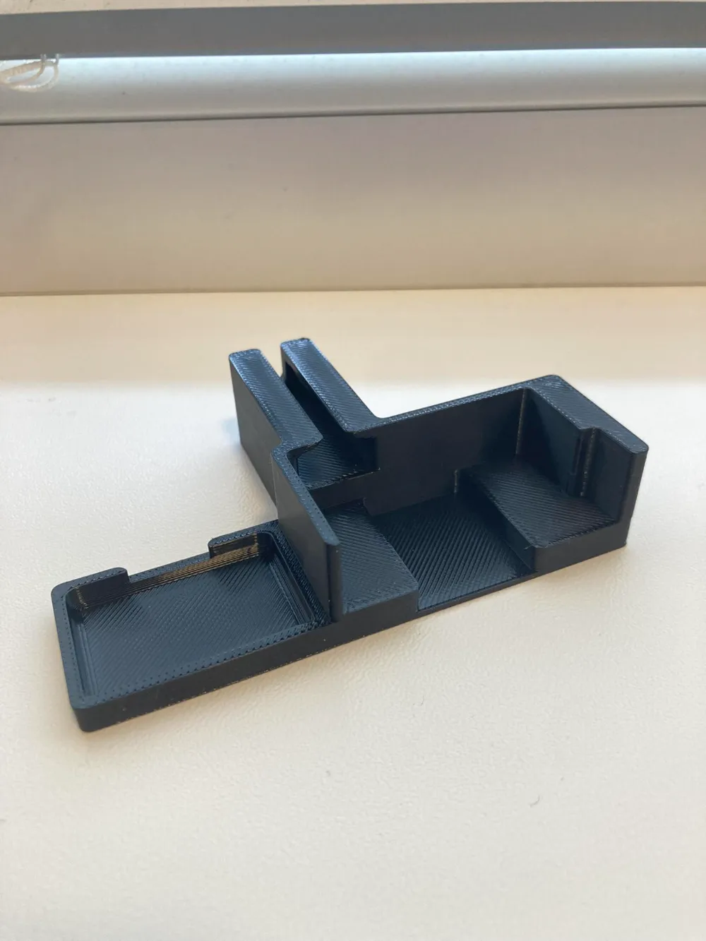 DJI Mic Mini Dock by Leo MakerWorld: Download Free 3D Models